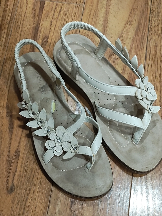 Andiamo | Shoes | Womens Floral Applique Elastic Back Sandals In Cream ...